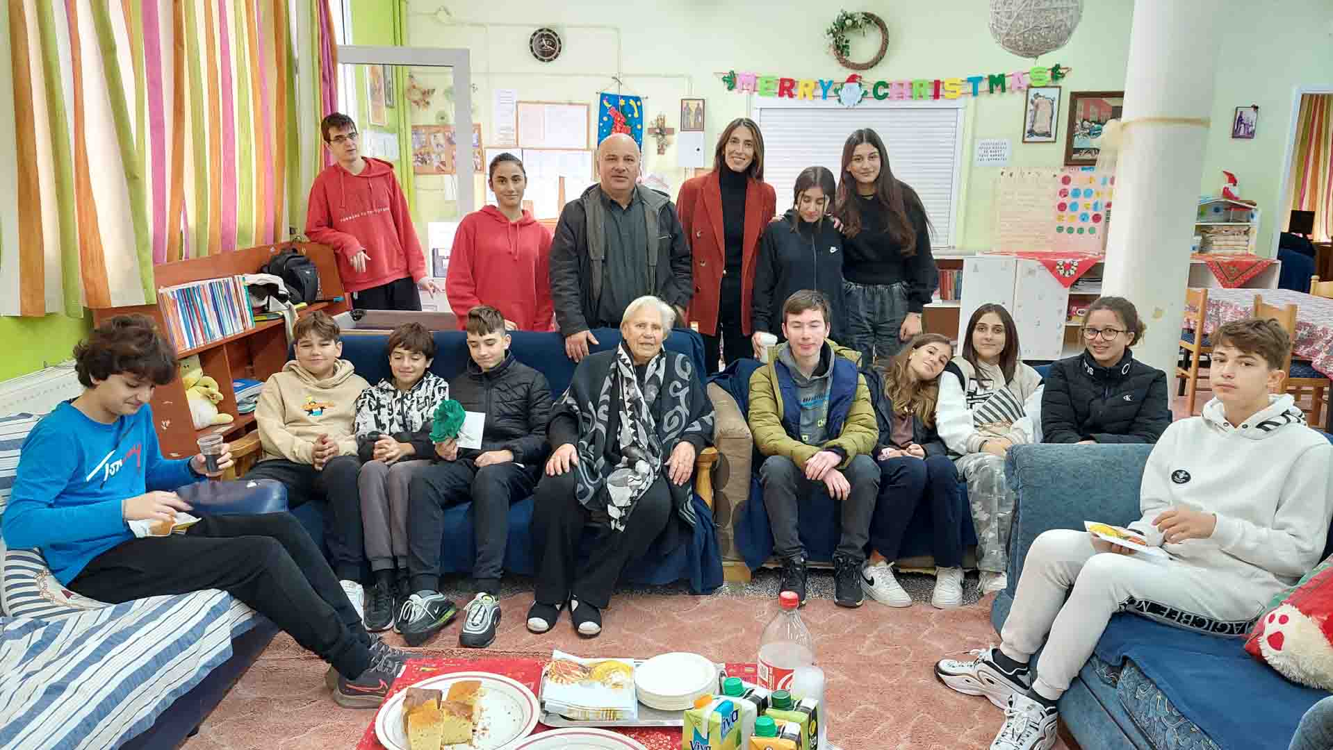 Το 2ο Γυμνάσιο Αργοστολίου εύχεται Καλές Γιορτές με μία επίσκεψη στο ...