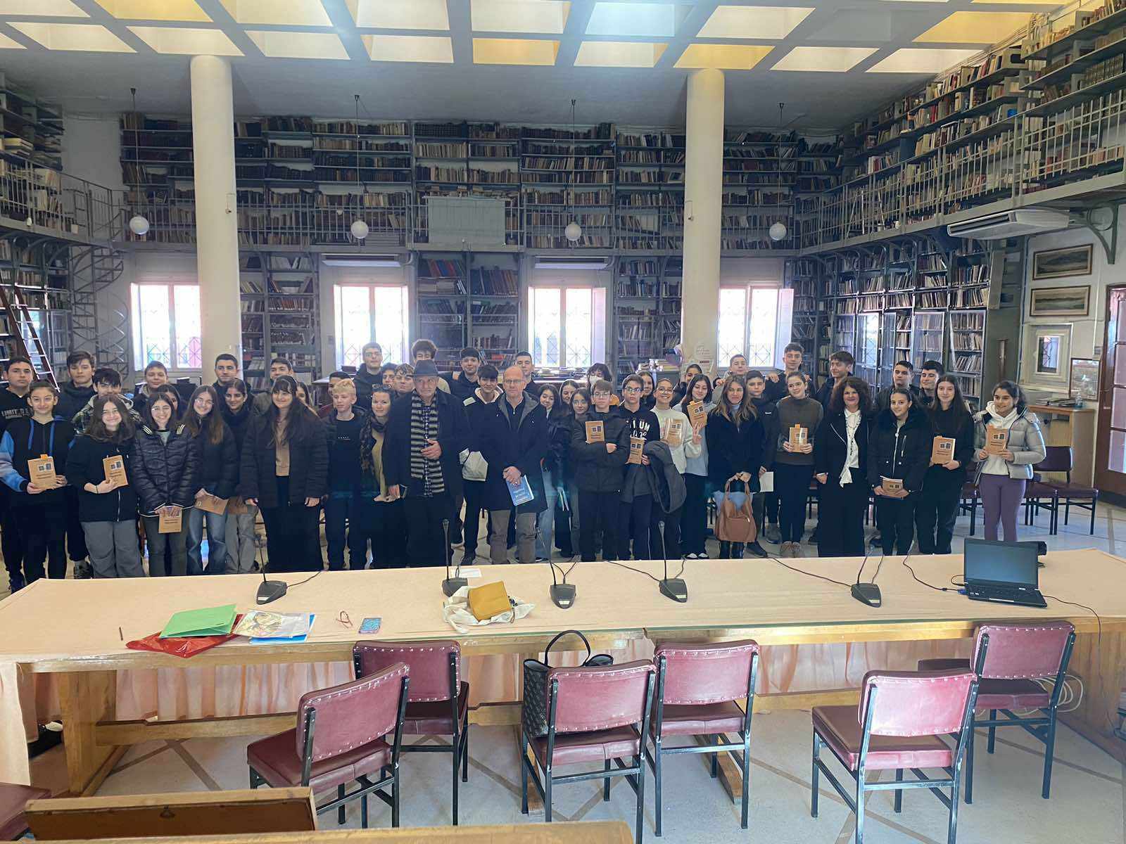 Ο Κύπριος συγγραφέας Γιώργος Χαριτωνίδης στο 3ο Γυμνάσιο Αργοστολίου ...