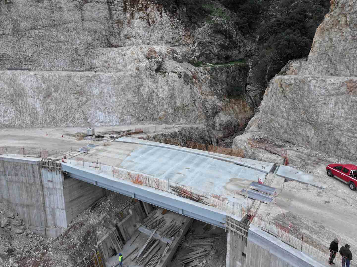 Αυτοψία Περιφερειάρχη ΙΝ στη γέφυρα του Χειμωνικού & παρών στα εγκαίνια ...
